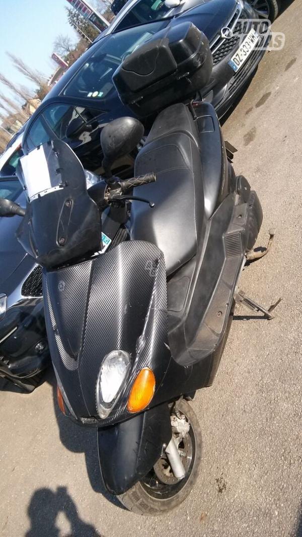 Melns Yamaha Majesty 2003 Tauragė, ar dzinēja tilpumu 0.00 L un nobraukumu 43 tūkst. km par 550 €, foto 3 vietnē AUTOMOTO.COM.LV