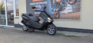 Melns Yamaha Majesty 2005 Panevēža, ar dzinēja tilpumu 0.13 L un nobraukumu 0 tūkst. km par 750 €, foto  vietnē AUTOMOTO.COM.LV