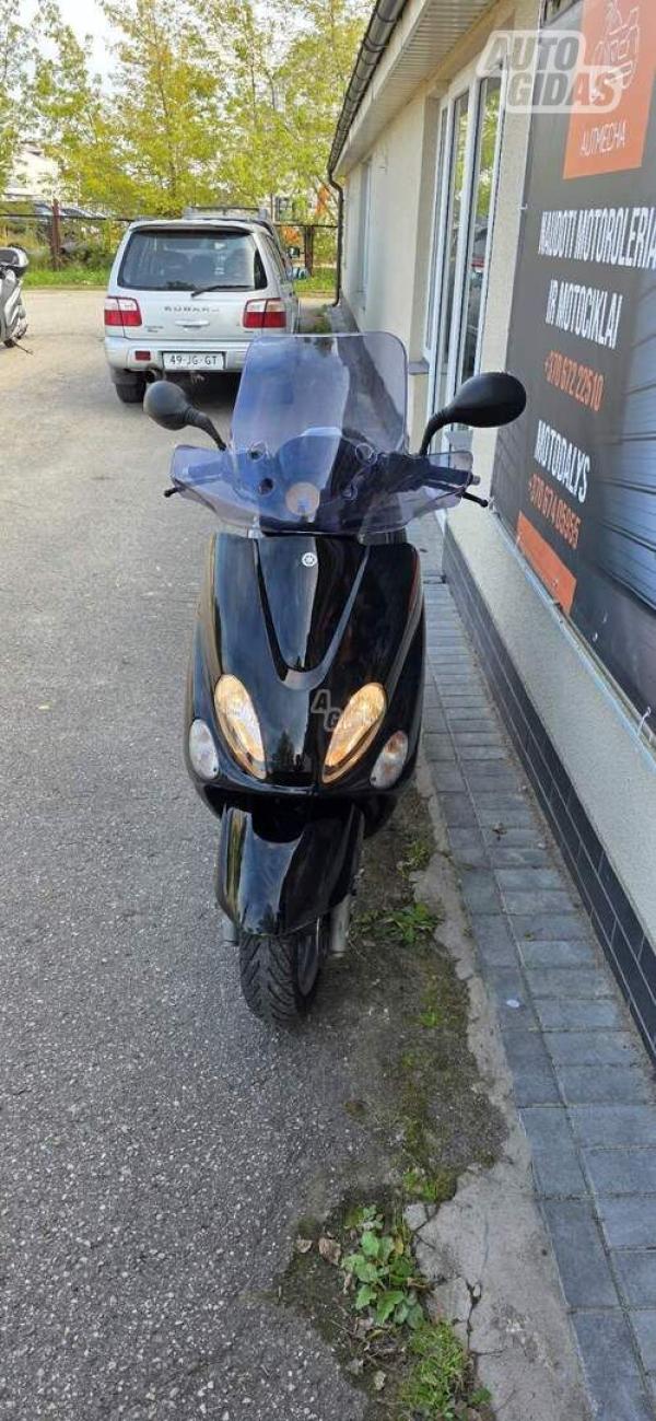 Melns Yamaha Majesty 2005 Panevēža, ar dzinēja tilpumu 0.13 L un nobraukumu 0 tūkst. km par 750 €, foto 2 vietnē AUTOMOTO.COM.LV