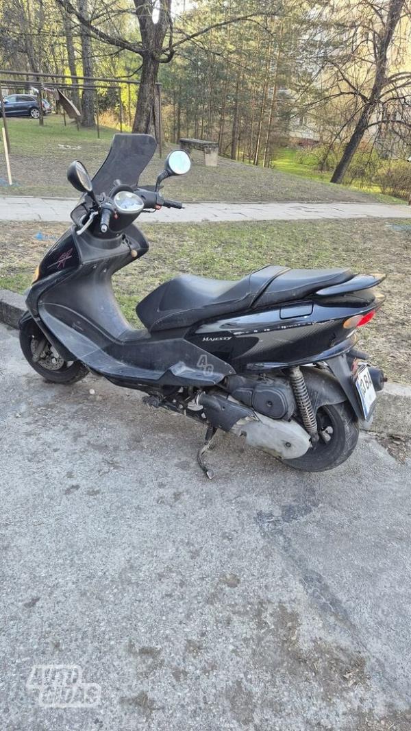 Black Yamaha Majesty 2006 in Vilnius, with an engine capacity of 0.18 L and mileage of 36 thousand km for 650 €, photo 4 on AUTOMOTO.COM.LV