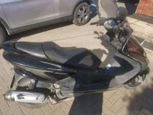 Black Yamaha Majesty 2006 in Svencionys, with an engine capacity of 0.13 L and mileage of 3 thousand km for 750 €, photo 4 on AUTOMOTO.COM.LV