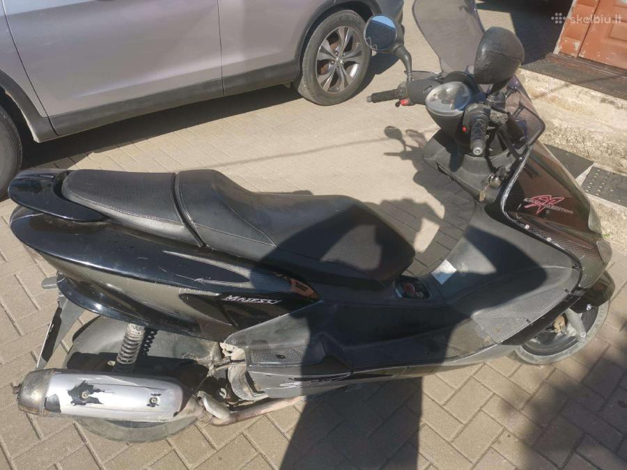 Black Yamaha Majesty 2006 in Svencionys, with an engine capacity of 0.13 L and mileage of 3 thousand km for 750 €, photo 4 on AUTOMOTO.COM.LV