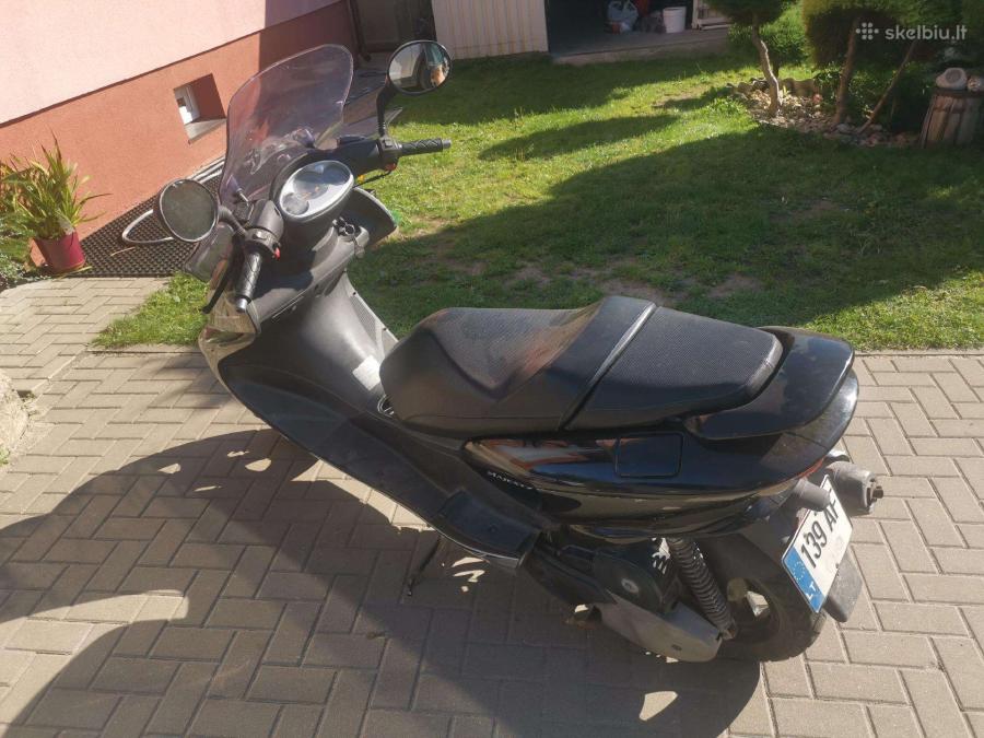 Black Yamaha Majesty 2006 in Svencionys, with an engine capacity of 0.13 L and mileage of 3 thousand km for 750 €, photo 5 on AUTOMOTO.COM.LV