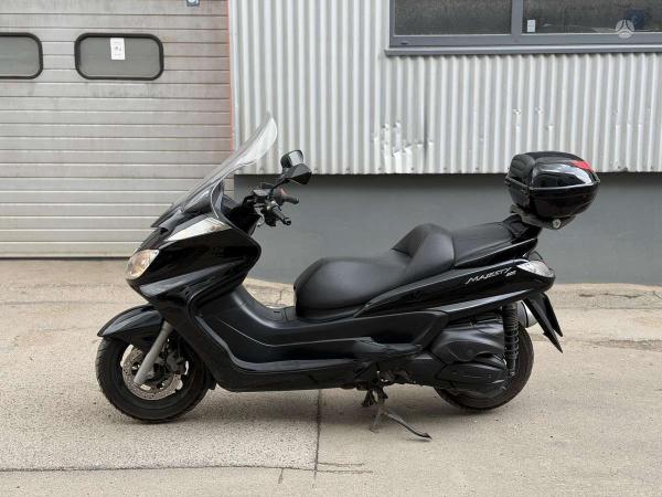 Black Yamaha Majesty 2008 in Vilnius, with an engine capacity of 0.40 L and mileage of 22 thousand km for 1800 €, photo 2 on AUTOMOTO.COM.LV