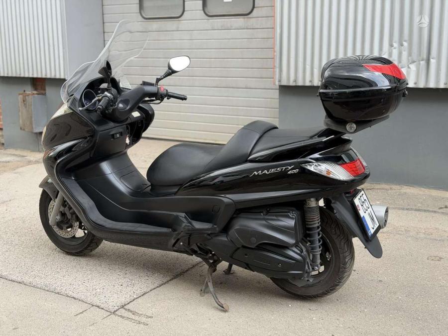 Melns Yamaha Majesty 2008 Viļņa, ar dzinēja tilpumu 0.40 L un nobraukumu 22 tūkst. km par 1800 €, foto 4 vietnē AUTOMOTO.COM.LV
