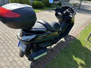 Black Yamaha Majesty 2010 in Palanga, with an engine capacity of 0.40 L and mileage of 41 thousand km for 1350 €, photo 5 on AUTOMOTO.COM.LV