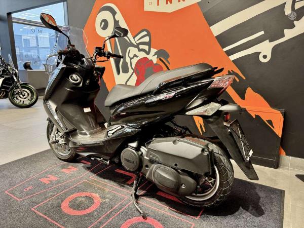 Black Yamaha Majesty 2015 in Vilnius, with an engine capacity of 0.13 L and mileage of 26 thousand km for 1999 €, photo 4 on AUTOMOTO.COM.LV
