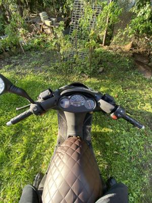 Grey Yamaha Majesty 2001 in Vilnius, with an engine capacity of 0.13 L and mileage of 16 thousand km for 350 €, photo 6 on AUTOMOTO.COM.LV