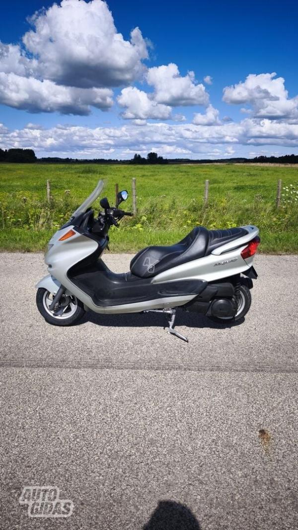 Pelēks Yamaha Majesty 2003 Klaipėda, ar dzinēja tilpumu 0.25 L un nobraukumu 56 tūkst. km par 1150 €, foto 7 vietnē AUTOMOTO.COM.LV