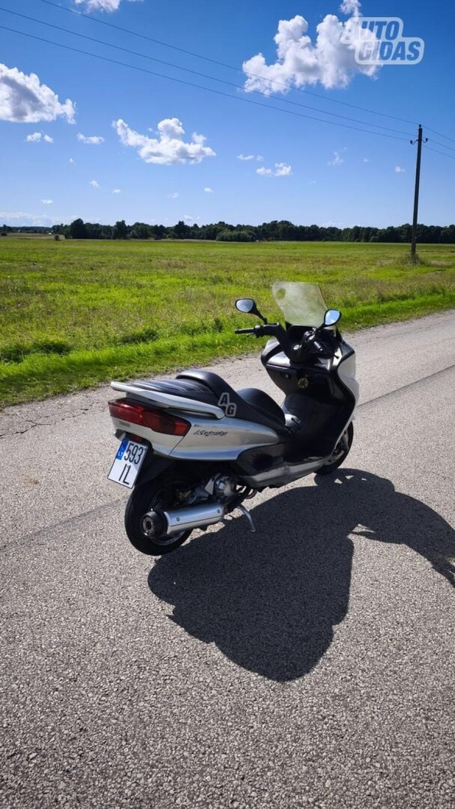 Pelēks Yamaha Majesty 2003 Klaipėda, ar dzinēja tilpumu 0.25 L un nobraukumu 56 tūkst. km par 1150 €, foto 13 vietnē AUTOMOTO.COM.LV