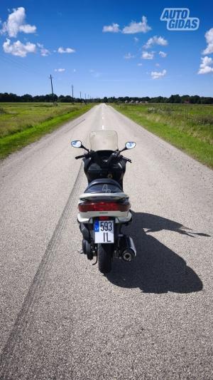 Pelēks Yamaha Majesty 2003 Klaipėda, ar dzinēja tilpumu 0.25 L un nobraukumu 56 tūkst. km par 1150 €, foto 14 vietnē AUTOMOTO.COM.LV