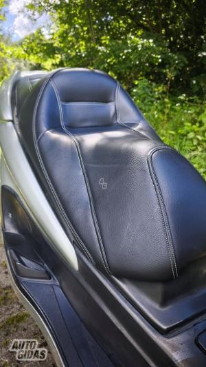 Pelēks Yamaha Majesty 2003 Klaipėda, ar dzinēja tilpumu 0.25 L un nobraukumu 56 tūkst. km par 1150 €, foto 15 vietnē AUTOMOTO.COM.LV
