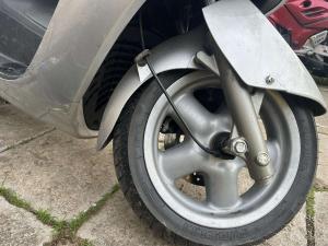 Grey Yamaha Majesty 2004 in Siauliai, with an engine capacity of 0.12 L and mileage of 3 thousand km for 1200 €, photo 10 on AUTOMOTO.COM.LV