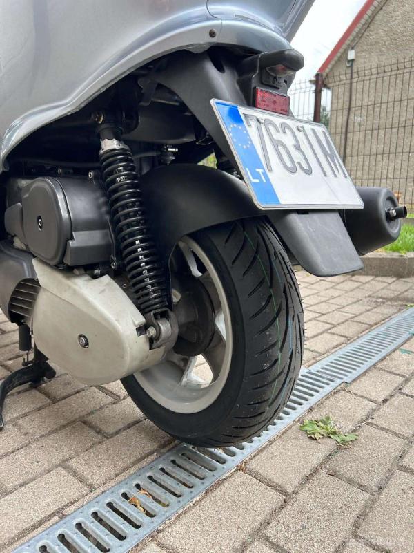 Grey Yamaha Majesty 2006 in Klaipeda, with an engine capacity of 0.13 L and mileage of 21 thousand km for 1050 €, photo 6 on AUTOMOTO.COM.LV