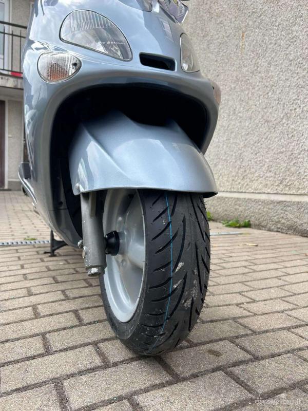 Grey Yamaha Majesty 2006 in Klaipeda, with an engine capacity of 0.13 L and mileage of 21 thousand km for 1050 €, photo 7 on AUTOMOTO.COM.LV