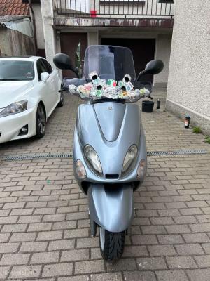 Grey Yamaha Majesty 2006 in Klaipeda, with an engine capacity of 0.13 L and mileage of 21 thousand km for 1050 €, photo 5 on AUTOMOTO.COM.LV