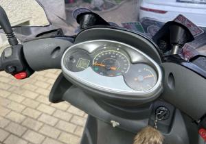 Grey Yamaha Majesty 2006 in Klaipeda, with an engine capacity of 0.13 L and mileage of 21 thousand km for 1050 €, photo 9 on AUTOMOTO.COM.LV