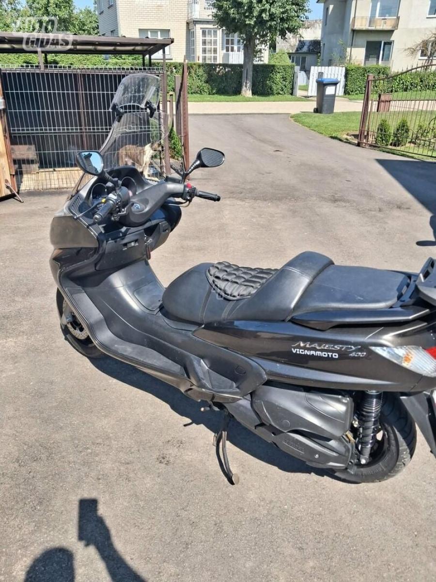 Grey Yamaha Majesty 2008 in Vilnius, with an engine capacity of 0.40 L and mileage of 52 thousand km for 1600 €, photo 3 on AUTOMOTO.COM.LV