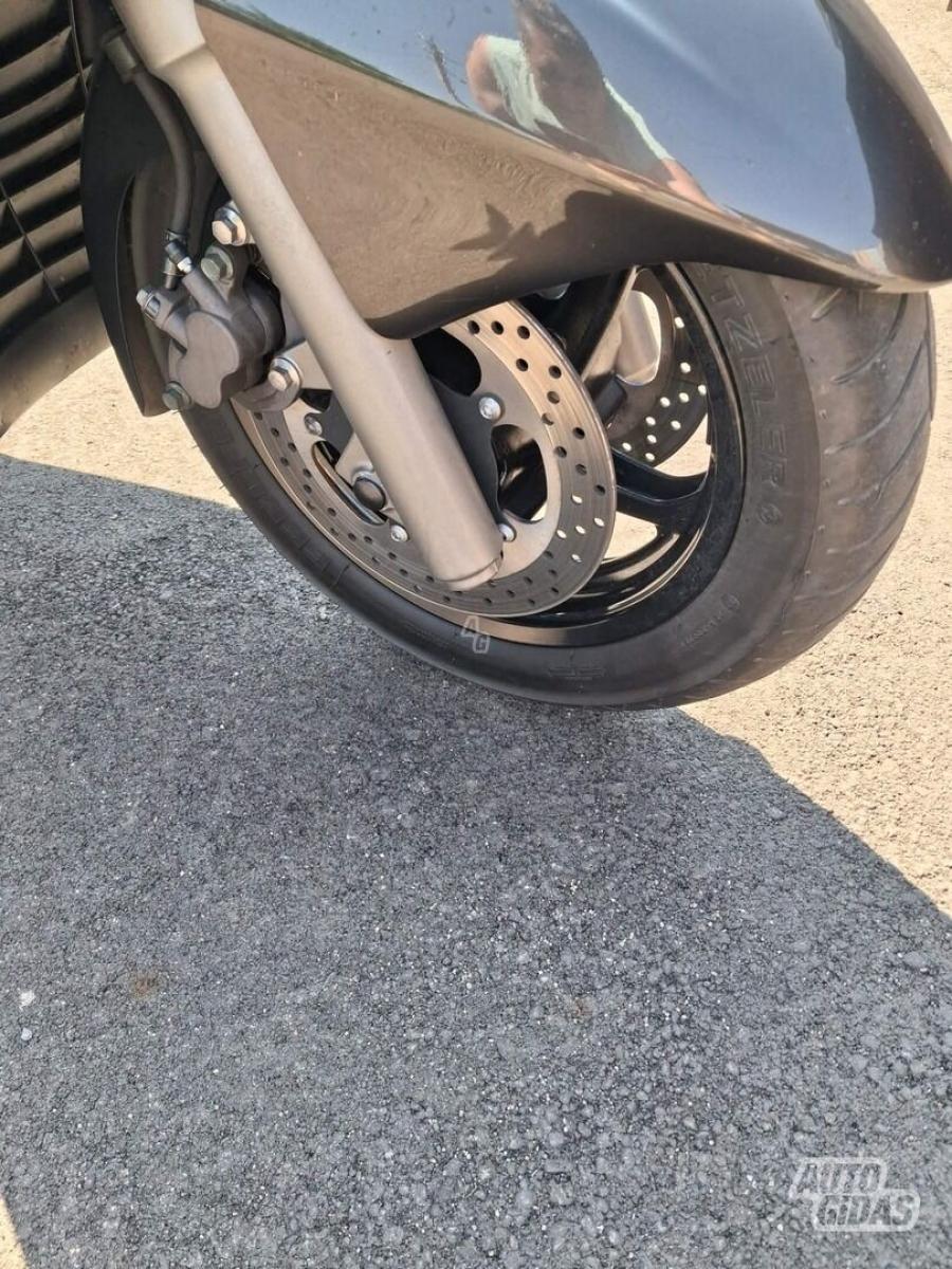 Grey Yamaha Majesty 2008 in Vilnius, with an engine capacity of 0.40 L and mileage of 52 thousand km for 1600 €, photo 4 on AUTOMOTO.COM.LV