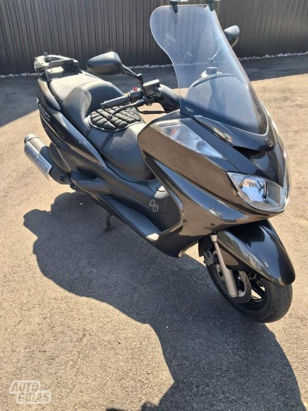Grey Yamaha Majesty 2008 in Vilnius, with an engine capacity of 0.40 L and mileage of 52 thousand km for 1600 €, photo 4 on AUTOMOTO.COM.LV