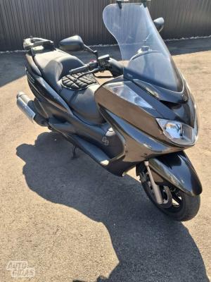 Grey Yamaha Majesty 2008 in Vilnius, with an engine capacity of 0.40 L and mileage of 52 thousand km for 1600 €, photo 5 on AUTOMOTO.COM.LV