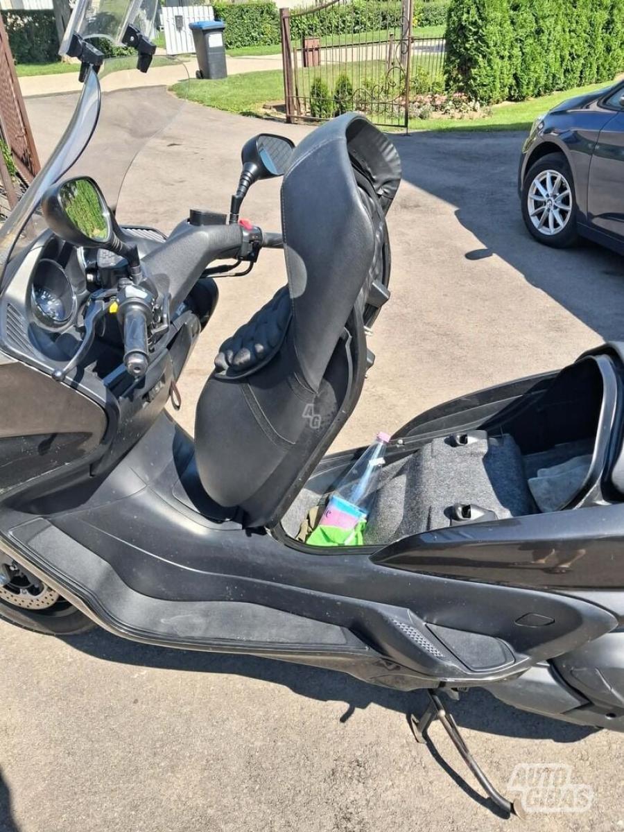 Grey Yamaha Majesty 2008 in Vilnius, with an engine capacity of 0.40 L and mileage of 52 thousand km for 1600 €, photo 8 on AUTOMOTO.COM.LV