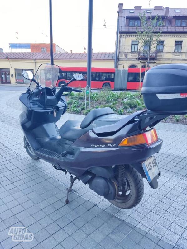 Yamaha Majesty 1999 in Vilnius, with an engine capacity of 0.25 L and mileage of 27 thousand km for 850 €, photo 3 on AUTOMOTO.COM.LV