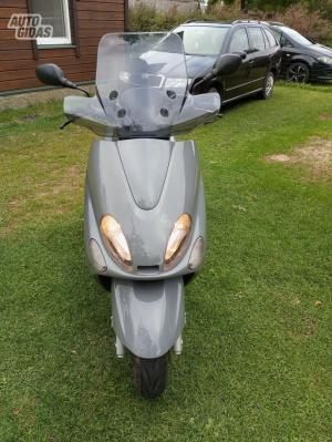 Yamaha Majesty 2003 Zarasai, ar dzinēja tilpumu 0.12 L un nobraukumu 0 tūkst. km par 750 €, foto  vietnē AUTOMOTO.COM.LV