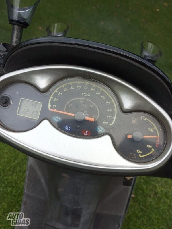 Yamaha Majesty 2003 Zarasai, ar dzinēja tilpumu 0.12 L un nobraukumu 0 tūkst. km par 750 €, foto 2 vietnē AUTOMOTO.COM.LV