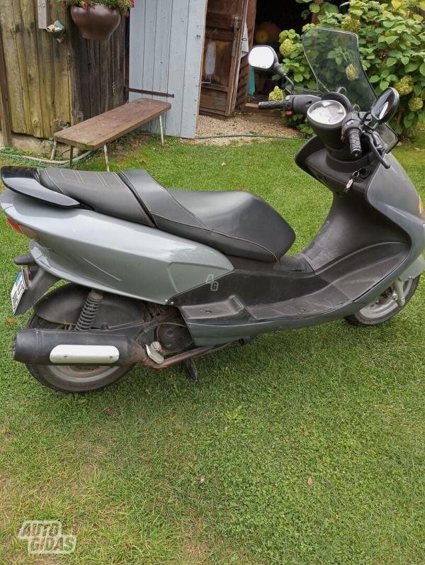 Yamaha Majesty 2003 Zarasai, ar dzinēja tilpumu 0.12 L un nobraukumu 0 tūkst. km par 750 €, foto 3 vietnē AUTOMOTO.COM.LV