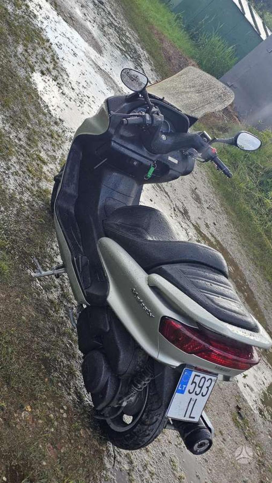 Yamaha Majesty 2003 Klaipėda, ar dzinēja tilpumu 0.25 L un nobraukumu 55 tūkst. km par 800 €, foto 5 vietnē AUTOMOTO.COM.LV