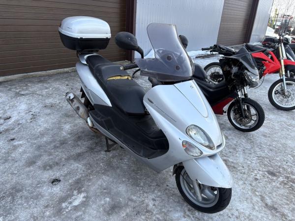 Yamaha Majesty 2005 in Kelme, with an engine capacity of 0.13 L and mileage of 28 thousand km for 315 €, photo 1 on AUTOMOTO.COM.LV