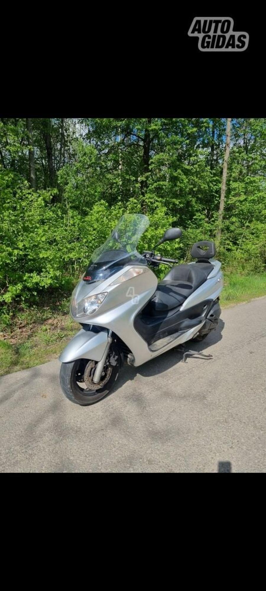 Yamaha Majesty 2010 in Kaunas, with an engine capacity of 0.40 L and mileage of 55 thousand km for 1550 €, photo 1 on AUTOMOTO.COM.LV