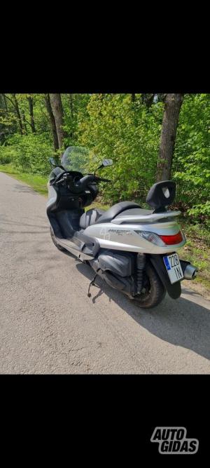 Yamaha Majesty 2010 in Kaunas, with an engine capacity of 0.40 L and mileage of 55 thousand km for 1550 €, photo 3 on AUTOMOTO.COM.LV