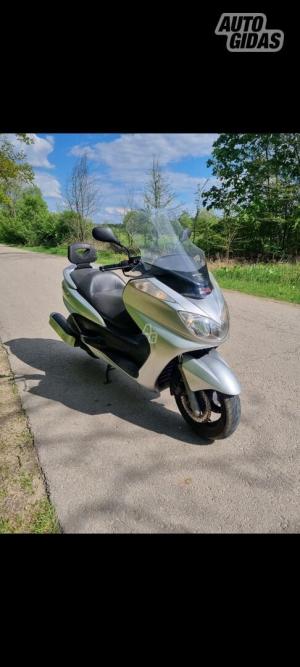 Yamaha Majesty 2010 in Kaunas, with an engine capacity of 0.40 L and mileage of 55 thousand km for 1550 €, photo 5 on AUTOMOTO.COM.LV