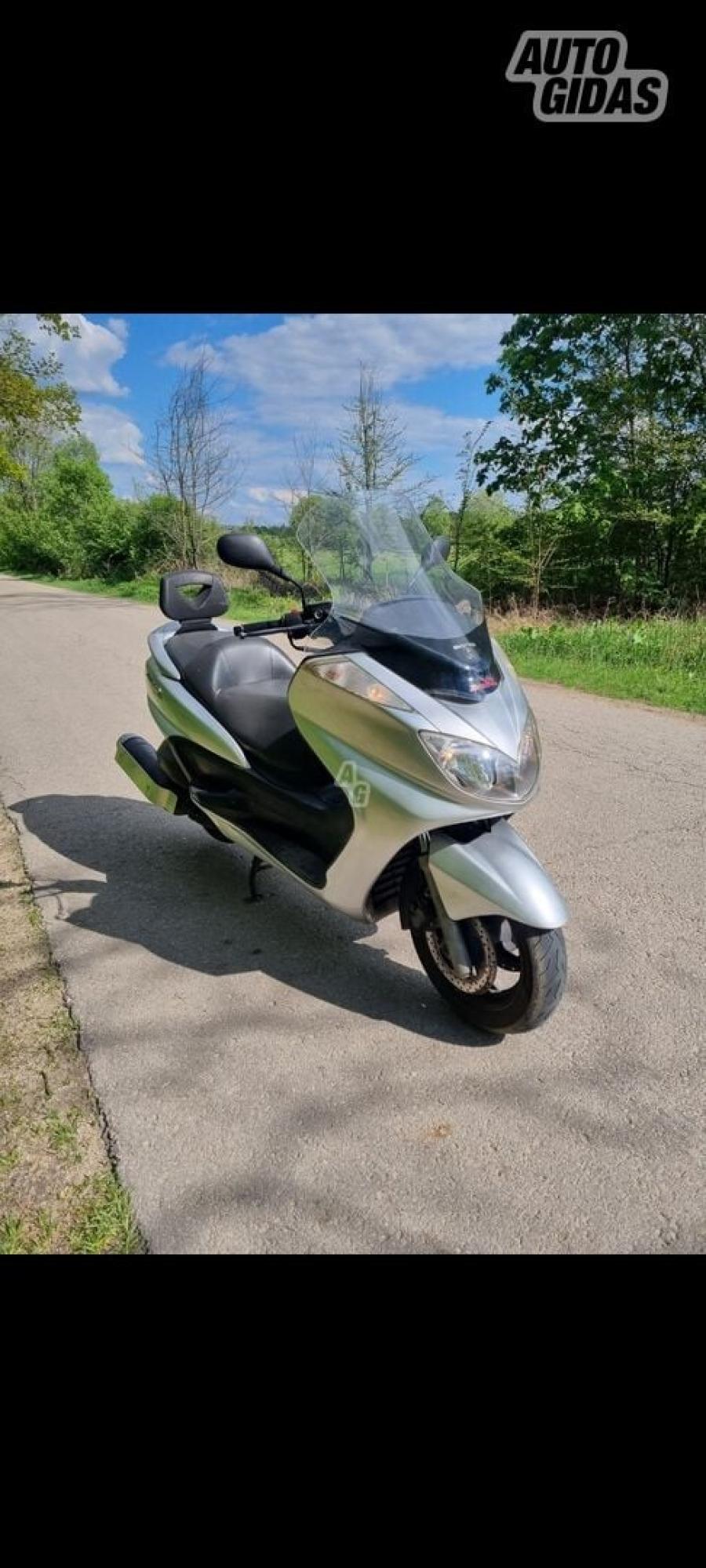 Yamaha Majesty 2010 in Kaunas, with an engine capacity of 0.40 L and mileage of 55 thousand km for 1550 €, photo 5 on AUTOMOTO.COM.LV