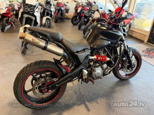 Melns Yamaha MT 03 2006 Tallina, ar dzinēja tilpumu 0.66 L un nobraukumu 0 tūkst. km par 1990 €, foto 3 vietnē AUTOMOTO.COM.LV