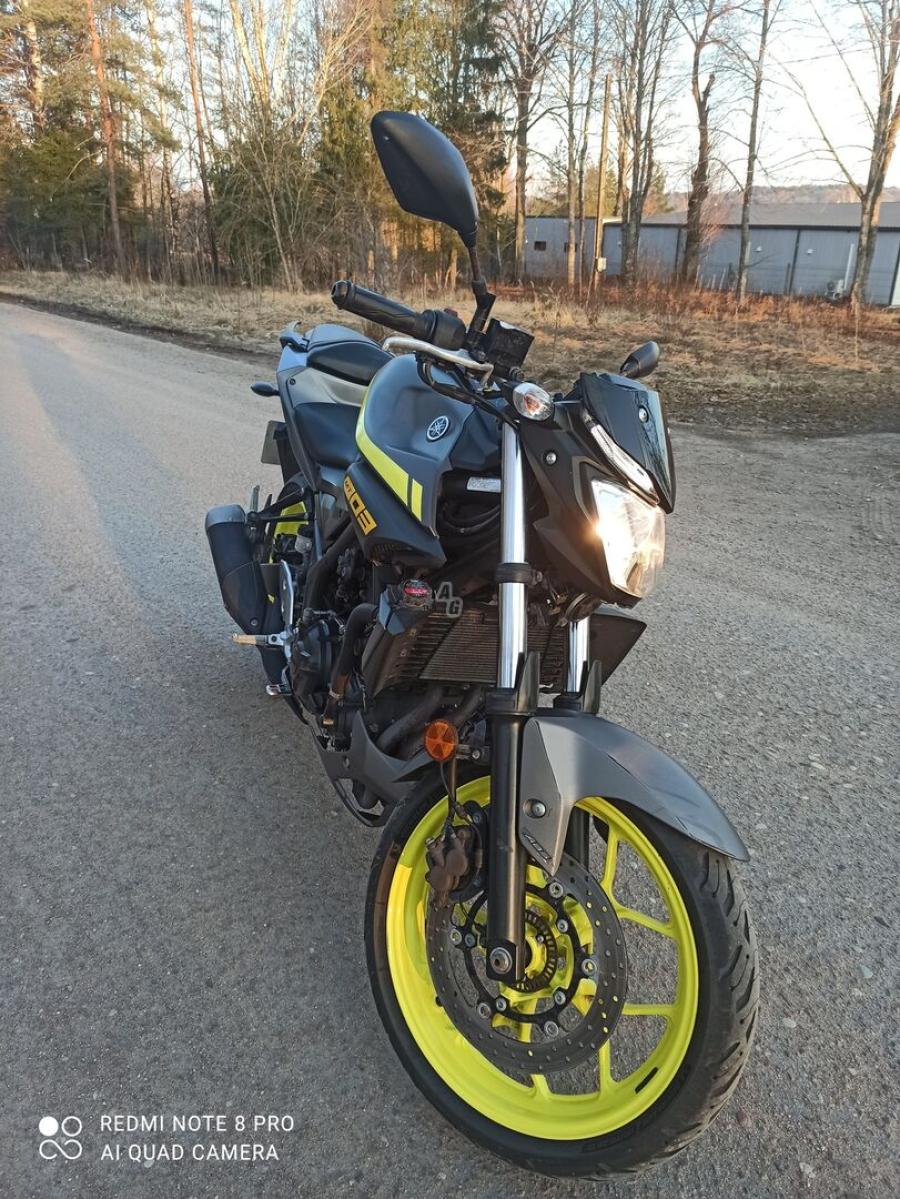 Black Yamaha MT 03 2018 in Jurbarkas, with an engine capacity of 0.30 L and mileage of 27 thousand km for 3300 €, photo 3 on AUTOMOTO.COM.LV