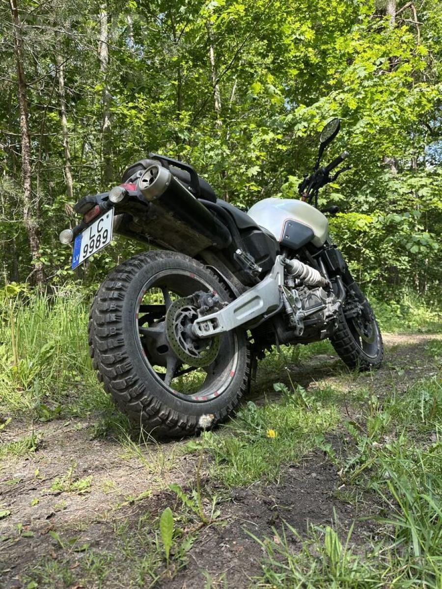 Yamaha MT 03 2005 Rīga, ar dzinēja tilpumu 0.66 L un nobraukumu 0 tūkst. km par 1600 €, foto 8 vietnē AUTOMOTO.COM.LV