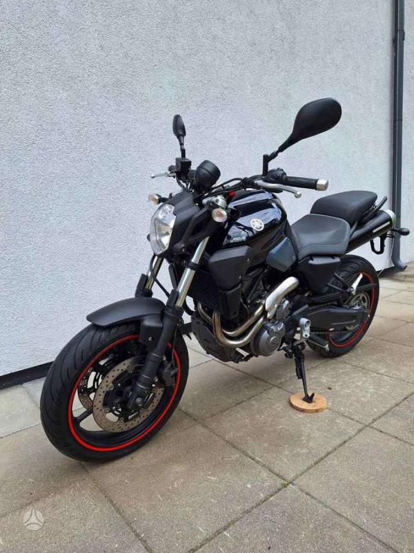 Yamaha MT 03 2010 in Prienai, with an engine capacity of 0.66 L and mileage of 20 thousand km for 2850 €, photo 1 on AUTOMOTO.COM.LV