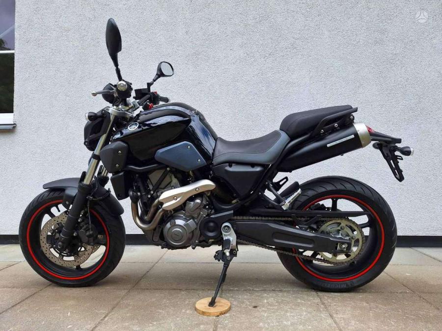 Yamaha MT 03 2010 in Prienai, with an engine capacity of 0.66 L and mileage of 20 thousand km for 2850 €, photo 5 on AUTOMOTO.COM.LV