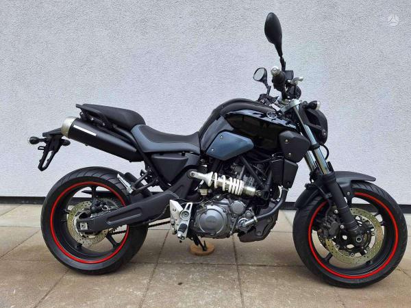Yamaha MT 03 2010 in Prienai, with an engine capacity of 0.66 L and mileage of 20 thousand km for 2850 €, photo 9 on AUTOMOTO.COM.LV