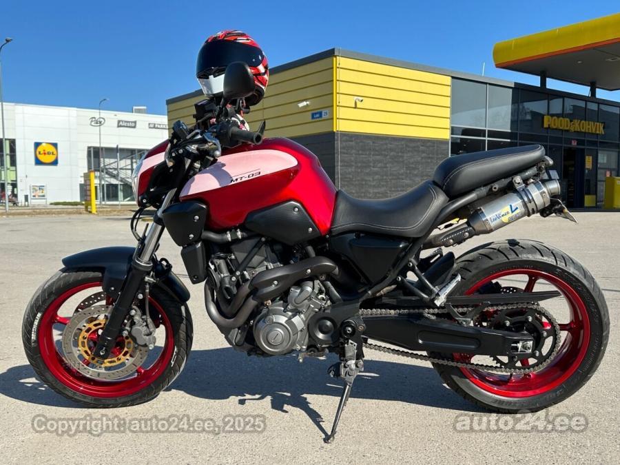 Sarkans Yamaha MT 03 2008 Tallina, ar dzinēja tilpumu 0.66 L un nobraukumu 11 tūkst. km par 4000 €, foto 1 vietnē AUTOMOTO.COM.LV