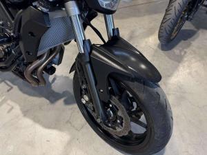 Black Yamaha MT 07 2015 in Siauliai, with an engine capacity of 0.69 L and mileage of 26 thousand km for 4290 €, photo 5 on AUTOMOTO.COM.LV