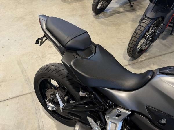 Melns Yamaha MT 07 2015 Šauļi, ar dzinēja tilpumu 0.69 L un nobraukumu 26 tūkst. km par 4290 €, foto 8 vietnē AUTOMOTO.COM.LV