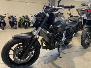 Black Yamaha MT 07 2015 in Siauliai, with an engine capacity of 0.69 L and mileage of 26 thousand km for 4290 €, photo 15 on AUTOMOTO.COM.LV