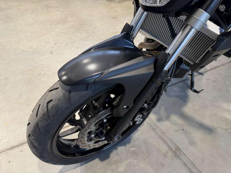 Black Yamaha MT 07 2015 in Siauliai, with an engine capacity of 0.69 L and mileage of 26 thousand km for 4290 €, photo 16 on AUTOMOTO.COM.LV