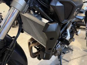 Black Yamaha MT 07 2015 in Siauliai, with an engine capacity of 0.69 L and mileage of 26 thousand km for 4290 €, photo 17 on AUTOMOTO.COM.LV