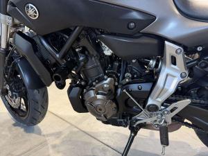 Black Yamaha MT 07 2015 in Siauliai, with an engine capacity of 0.69 L and mileage of 26 thousand km for 4290 €, photo 18 on AUTOMOTO.COM.LV