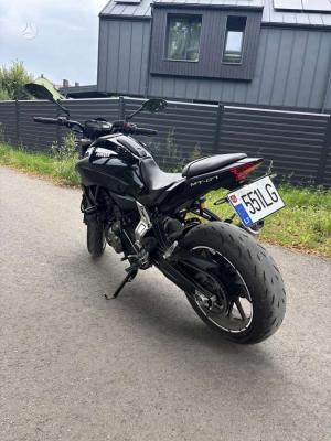 Black Yamaha MT 07 2015 in Kaunas, with an engine capacity of 0.70 L and mileage of 34 thousand km for 4299 €, photo 5 on AUTOMOTO.COM.LV